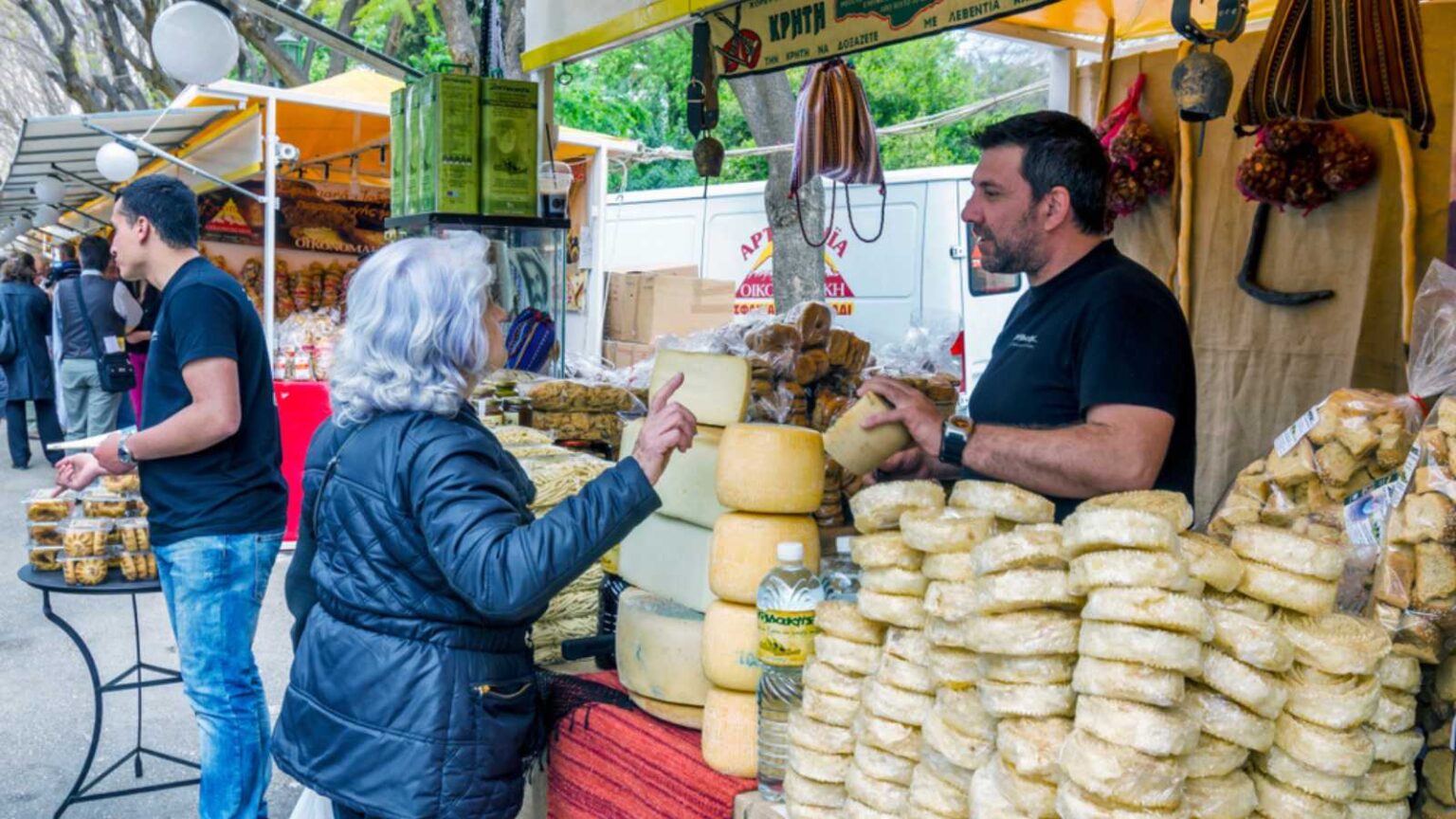 Is A Small-Town Lifestyle Right For You? 12 Ups and Downs of Living in ...