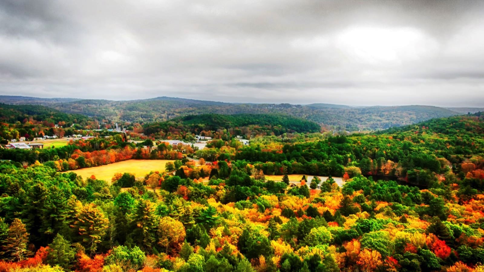Capture the Best Fall Foliage in the United States At These 18 Amazing ...
