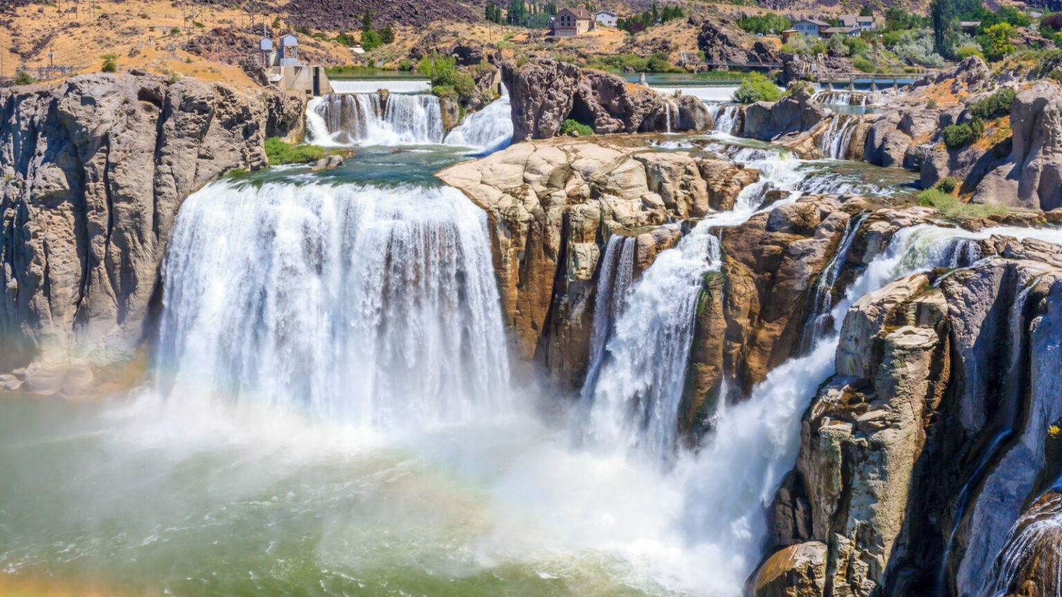 14 of the Most Spectacular Waterfalls on Earth You'll Ever Lay Your ...